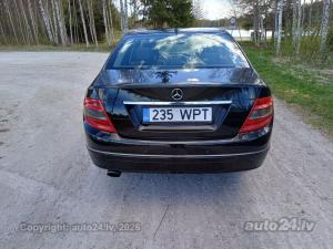 Melns Mercedes-Benz C-Class 2007 Paide, ar dzinēja tilpumu 2.10 L un nobraukumu 289 tūkst. km par 5500 €, foto 6 vietnē AUTOMOTO.COM.LV