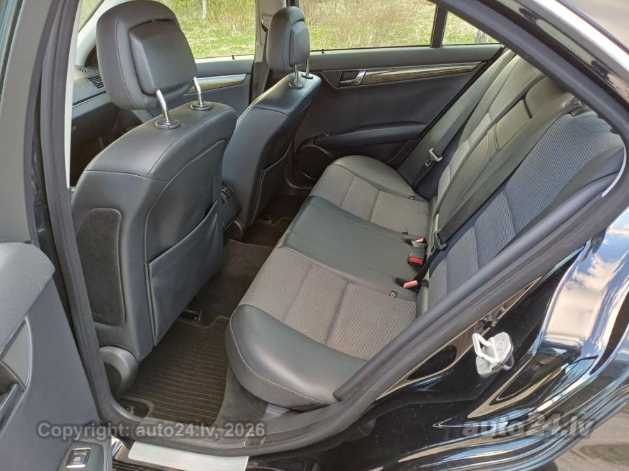 Melns Mercedes-Benz C-Class 2007 Paide, ar dzinēja tilpumu 2.10 L un nobraukumu 289 tūkst. km par 5500 €, foto 8 vietnē AUTOMOTO.COM.LV
