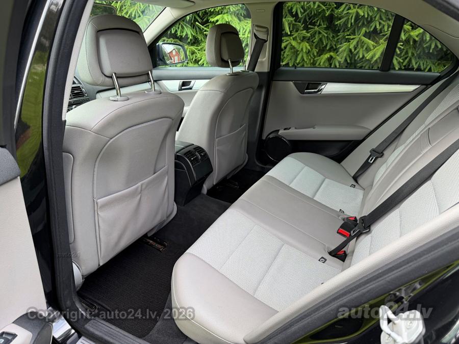 Black Mercedes-Benz C-Class 2007 in Tallinn, with an engine capacity of 1.80 L and mileage of 262 thousand km for 5400 €, photo 13 on AUTOMOTO.COM.LV