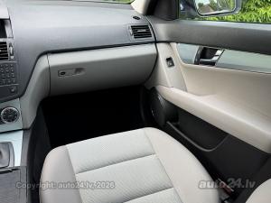 Black Mercedes-Benz C-Class 2007 in Tallinn, with an engine capacity of 1.80 L and mileage of 262 thousand km for 5400 €, photo 27 on AUTOMOTO.COM.LV