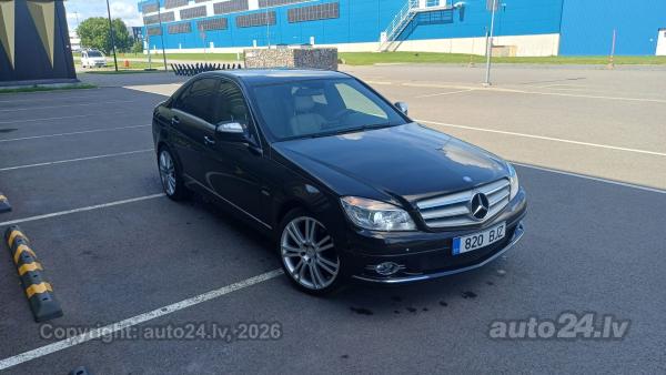 Melns Mercedes-Benz C-Class 2007 Tallina, ar dzinēja tilpumu 3.00 L un nobraukumu 280 tūkst. km par 4998 €, foto 3 vietnē AUTOMOTO.COM.LV