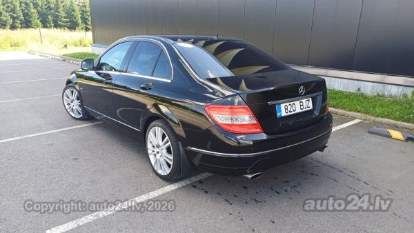 Melns Mercedes-Benz C-Class 2007 Tallina, ar dzinēja tilpumu 3.00 L un nobraukumu 280 tūkst. km par 4998 €, foto 4 vietnē AUTOMOTO.COM.LV