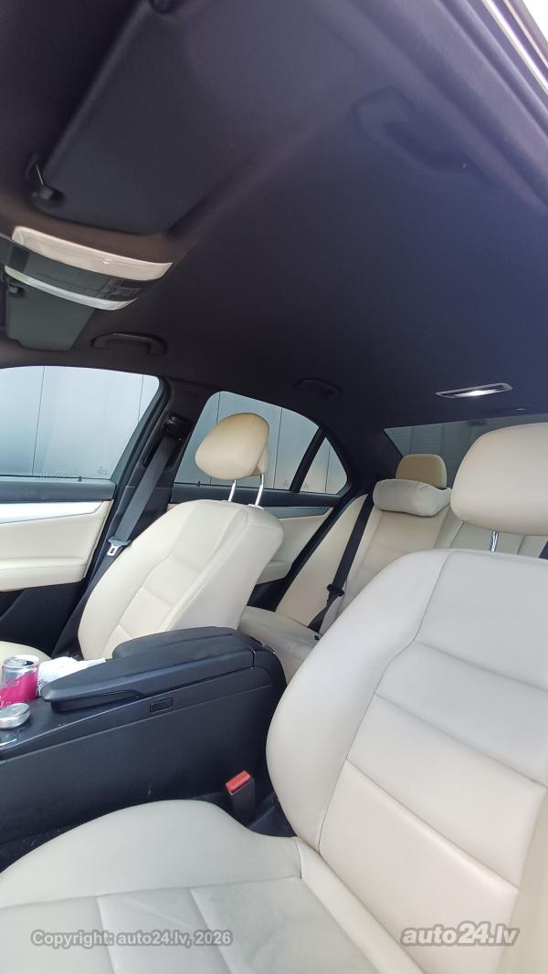 Melns Mercedes-Benz C-Class 2007 Tallina, ar dzinēja tilpumu 3.00 L un nobraukumu 280 tūkst. km par 4998 €, foto 9 vietnē AUTOMOTO.COM.LV