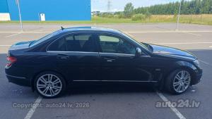 Melns Mercedes-Benz C-Class 2007 Tallina, ar dzinēja tilpumu 3.00 L un nobraukumu 280 tūkst. km par 4998 €, foto 7 vietnē AUTOMOTO.COM.LV