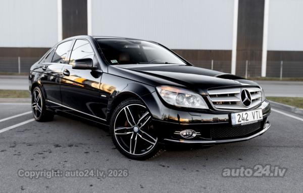 Melns Mercedes-Benz C-Class 2008 Tallina, ar dzinēja tilpumu 3.00 L un nobraukumu 329 tūkst. km par 4999 €, foto 1 vietnē AUTOMOTO.COM.LV