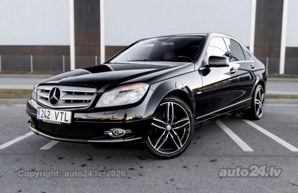 Melns Mercedes-Benz C-Class 2008 Tallina, ar dzinēja tilpumu 3.00 L un nobraukumu 329 tūkst. km par 4999 €, foto 3 vietnē AUTOMOTO.COM.LV