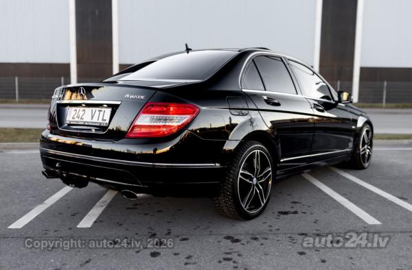 Melns Mercedes-Benz C-Class 2008 Tallina, ar dzinēja tilpumu 3.00 L un nobraukumu 329 tūkst. km par 4999 €, foto 4 vietnē AUTOMOTO.COM.LV