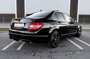 Black Mercedes-Benz C-Class 2008 in Tallinn, with an engine capacity of 3.00 L and mileage of 329 thousand km for 4999 €, photo 5 on AUTOMOTO.COM.LV