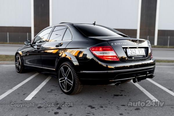 Melns Mercedes-Benz C-Class 2008 Tallina, ar dzinēja tilpumu 3.00 L un nobraukumu 329 tūkst. km par 4999 €, foto 6 vietnē AUTOMOTO.COM.LV