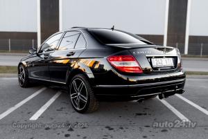 Black Mercedes-Benz C-Class 2008 in Tallinn, with an engine capacity of 3.00 L and mileage of 329 thousand km for 4999 €, photo 7 on AUTOMOTO.COM.LV