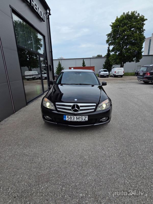 Black Mercedes-Benz C-Class 2009 in Tallinn, with an engine capacity of 2.10 L and mileage of 255 thousand km for 4999 €, photo 4 on AUTOMOTO.COM.LV