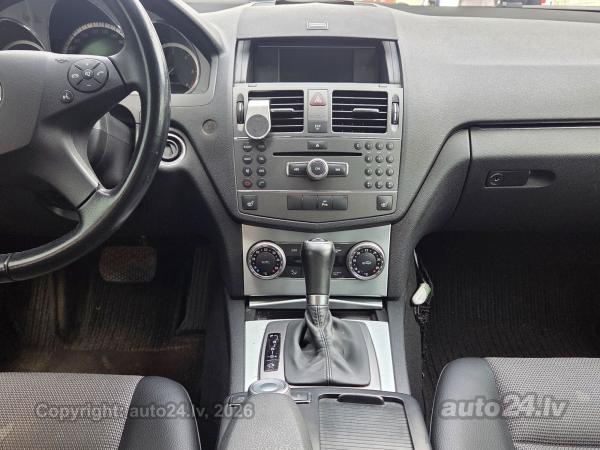 Black Mercedes-Benz C-Class 2009 in Tallinn, with an engine capacity of 2.10 L and mileage of 255 thousand km for 4999 €, photo 9 on AUTOMOTO.COM.LV