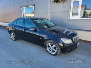Melns Mercedes-Benz C-Class 2010 Tallina, ar dzinēja tilpumu 2.10 L un nobraukumu 290 tūkst. km par 5390 €, foto 5 vietnē AUTOMOTO.COM.LV