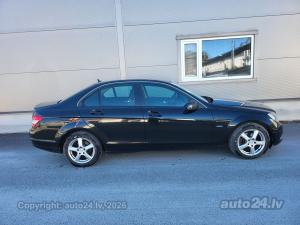 Melns Mercedes-Benz C-Class 2010 Tallina, ar dzinēja tilpumu 2.10 L un nobraukumu 290 tūkst. km par 5390 €, foto 6 vietnē AUTOMOTO.COM.LV