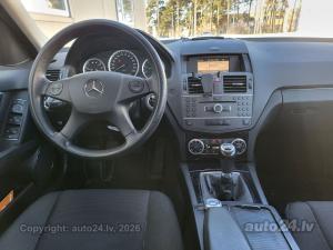 Melns Mercedes-Benz C-Class 2010 Tallina, ar dzinēja tilpumu 2.10 L un nobraukumu 290 tūkst. km par 5390 €, foto 9 vietnē AUTOMOTO.COM.LV