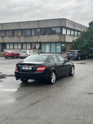 Melns Mercedes-Benz C-Class 2010 Tallina, ar dzinēja tilpumu 2.10 L un nobraukumu 154 tūkst. km par 6999 €, foto 3 vietnē AUTOMOTO.COM.LV