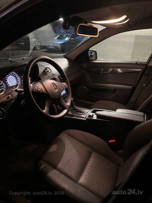 Melns Mercedes-Benz C-Class 2010 Tallina, ar dzinēja tilpumu 2.10 L un nobraukumu 154 tūkst. km par 6999 €, foto 6 vietnē AUTOMOTO.COM.LV