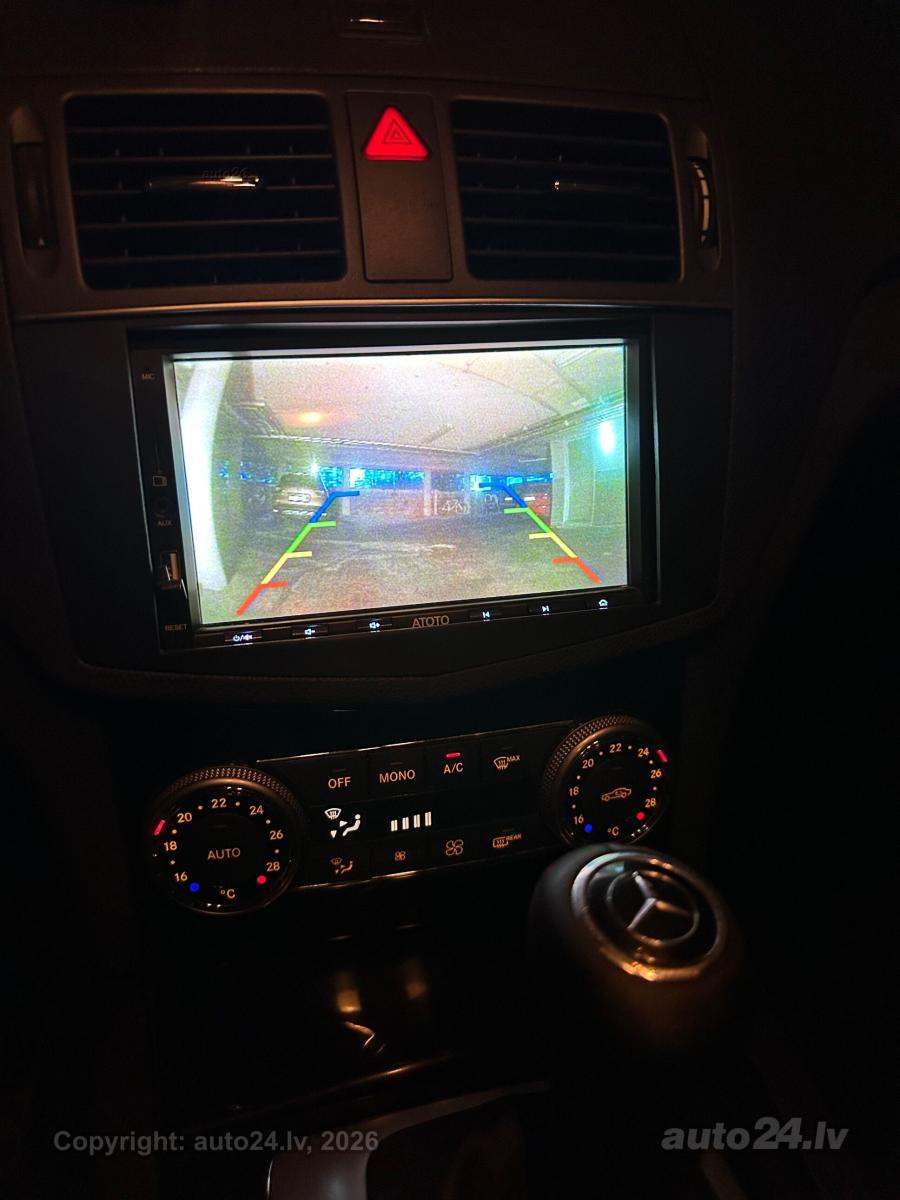 Melns Mercedes-Benz C-Class 2010 Tallina, ar dzinēja tilpumu 2.10 L un nobraukumu 154 tūkst. km par 6999 €, foto 8 vietnē AUTOMOTO.COM.LV