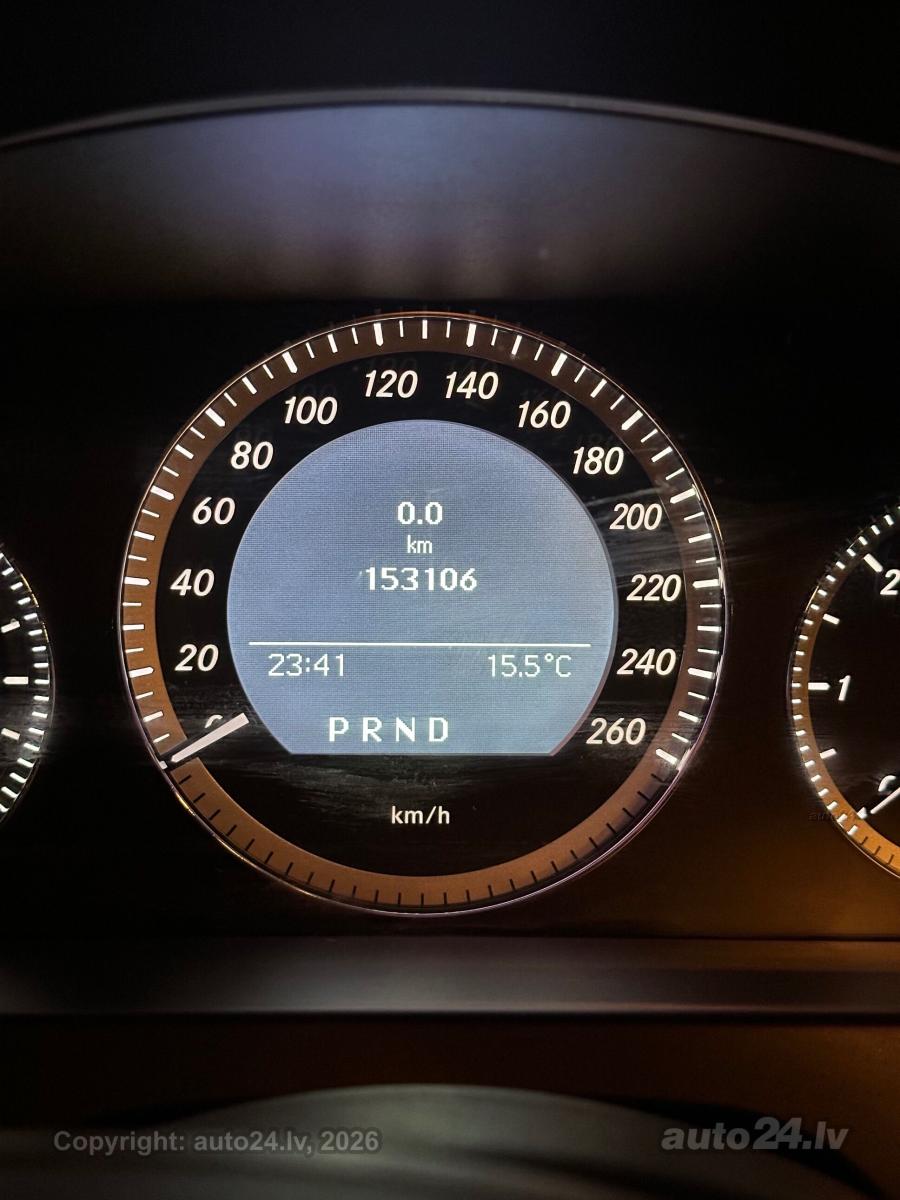 Melns Mercedes-Benz C-Class 2010 Tallina, ar dzinēja tilpumu 2.10 L un nobraukumu 154 tūkst. km par 6999 €, foto 9 vietnē AUTOMOTO.COM.LV