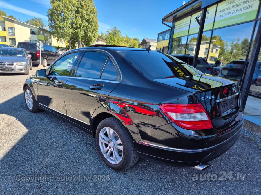 Melns Mercedes-Benz C-Class 2010 Tartu, ar dzinēja tilpumu 2.00 L un nobraukumu 231 tūkst. km par 7790 €, foto 12 vietnē AUTOMOTO.COM.LV