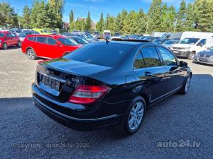 Melns Mercedes-Benz C-Class 2010 Tartu, ar dzinēja tilpumu 2.00 L un nobraukumu 231 tūkst. km par 7790 €, foto 14 vietnē AUTOMOTO.COM.LV