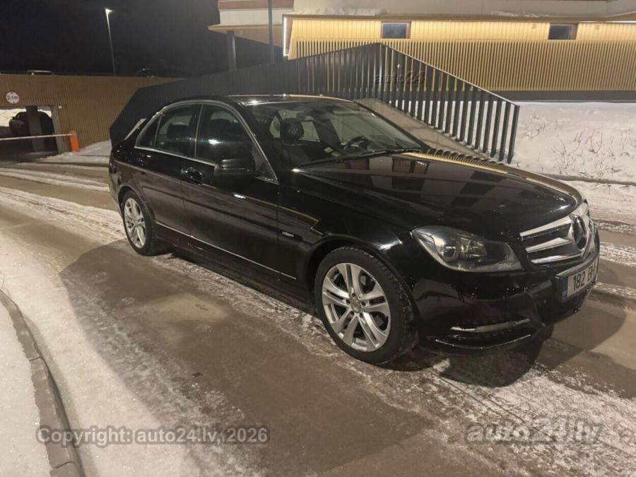 Melns Mercedes-Benz C-Class 2011 Tallina, ar dzinēja tilpumu 1.80 L un nobraukumu 127 tūkst. km par 6899 €, foto 1 vietnē AUTOMOTO.COM.LV
