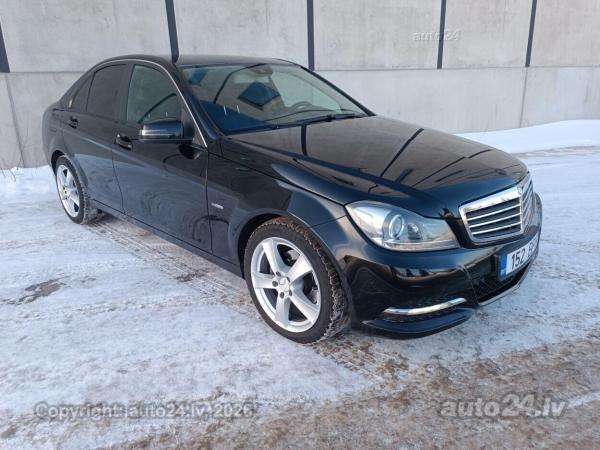 Melns Mercedes-Benz C-Class 2011 Tallina, ar dzinēja tilpumu 2.10 L un nobraukumu 332 tūkst. km par 5999 €, foto 1 vietnē AUTOMOTO.COM.LV