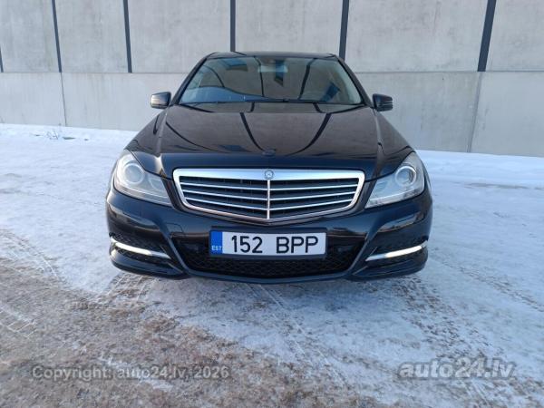 Melns Mercedes-Benz C-Class 2011 Tallina, ar dzinēja tilpumu 2.10 L un nobraukumu 332 tūkst. km par 5999 €, foto 2 vietnē AUTOMOTO.COM.LV