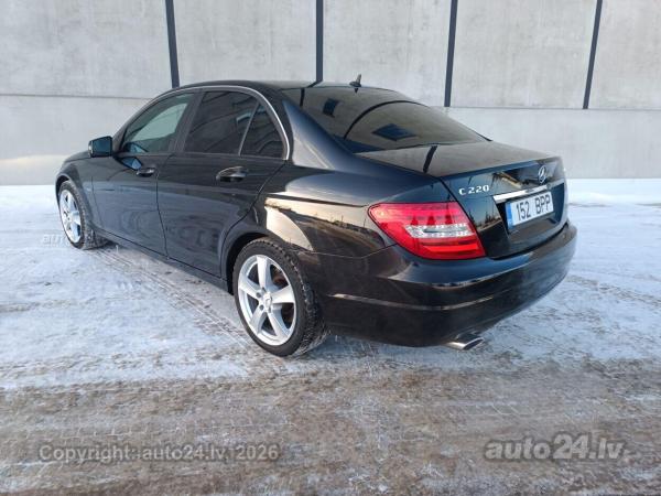 Melns Mercedes-Benz C-Class 2011 Tallina, ar dzinēja tilpumu 2.10 L un nobraukumu 332 tūkst. km par 5999 €, foto 3 vietnē AUTOMOTO.COM.LV