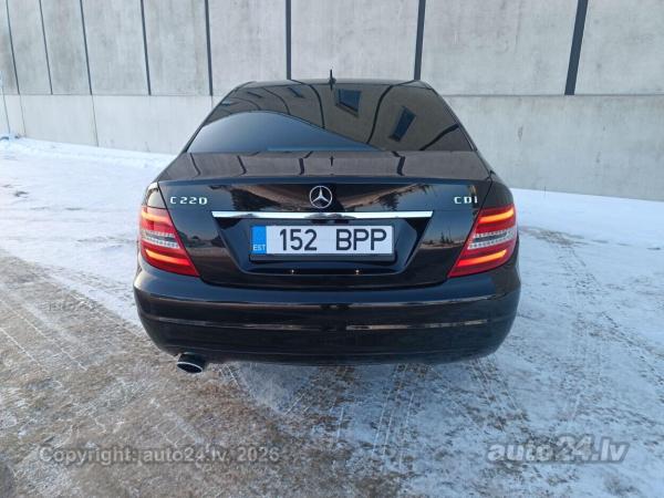 Melns Mercedes-Benz C-Class 2011 Tallina, ar dzinēja tilpumu 2.10 L un nobraukumu 332 tūkst. km par 5999 €, foto 7 vietnē AUTOMOTO.COM.LV