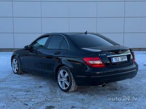 Melns Mercedes-Benz C-Class 2011 Tartu, ar dzinēja tilpumu 2.10 L un nobraukumu 320 tūkst. km par 6500 €, foto 4 vietnē AUTOMOTO.COM.LV