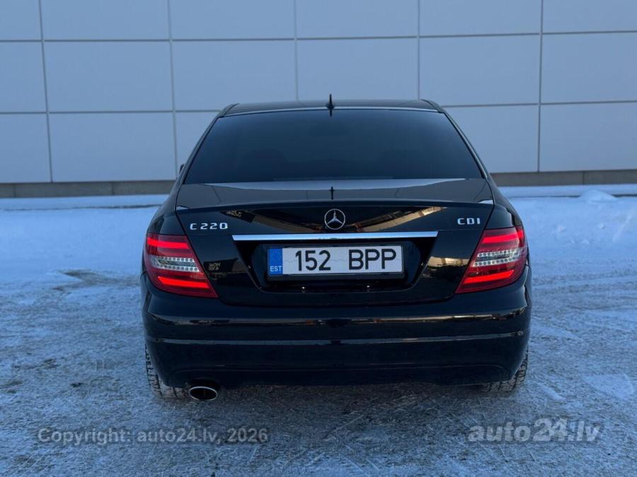Melns Mercedes-Benz C-Class 2011 Tartu, ar dzinēja tilpumu 2.10 L un nobraukumu 320 tūkst. km par 6500 €, foto 5 vietnē AUTOMOTO.COM.LV