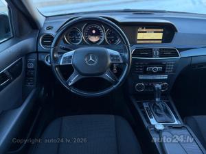 Melns Mercedes-Benz C-Class 2011 Tartu, ar dzinēja tilpumu 2.10 L un nobraukumu 320 tūkst. km par 6500 €, foto 7 vietnē AUTOMOTO.COM.LV