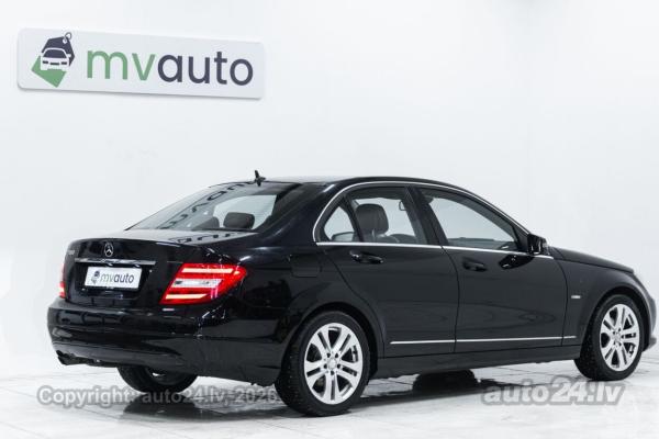 Melns Mercedes-Benz C-Class 2011 Tallina, ar dzinēja tilpumu 1.80 L un nobraukumu 128 tūkst. km par 8500 €, foto 2 vietnē AUTOMOTO.COM.LV