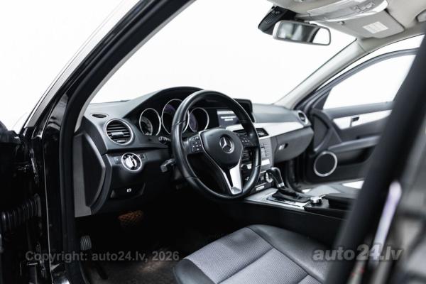 Melns Mercedes-Benz C-Class 2011 Tallina, ar dzinēja tilpumu 1.80 L un nobraukumu 128 tūkst. km par 8500 €, foto 11 vietnē AUTOMOTO.COM.LV