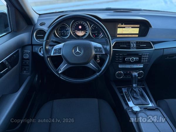 Melns Mercedes-Benz C-Class 2011 Tartu, ar dzinēja tilpumu 2.10 L un nobraukumu 320 tūkst. km par 5500 €, foto 7 vietnē AUTOMOTO.COM.LV