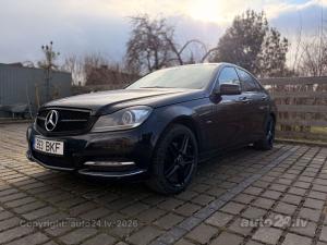 Melns Mercedes-Benz C-Class 2011 Tallina, ar dzinēja tilpumu 2.10 L un nobraukumu 375 tūkst. km par 7400 €, foto  vietnē AUTOMOTO.COM.LV