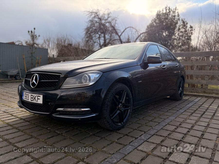 Melns Mercedes-Benz C-Class 2011 Tallina, ar dzinēja tilpumu 2.10 L un nobraukumu 375 tūkst. km par 7400 €, foto 1 vietnē AUTOMOTO.COM.LV
