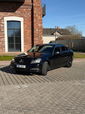 Melns Mercedes-Benz C-Class 2011 Tallina, ar dzinēja tilpumu 2.10 L un nobraukumu 375 tūkst. km par 7400 €, foto 14 vietnē AUTOMOTO.COM.LV
