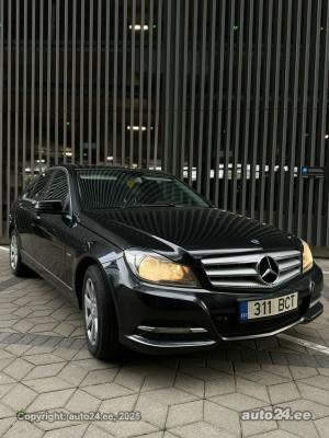 Melns Mercedes-Benz C-Class 2012 Tallina, ar dzinēja tilpumu 2.10 L un nobraukumu 350 tūkst. km par 7000 €, foto  vietnē AUTOMOTO.COM.LV