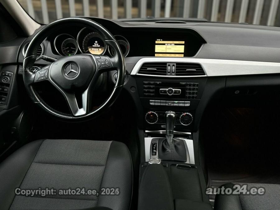 Melns Mercedes-Benz C-Class 2012 Tallina, ar dzinēja tilpumu 2.10 L un nobraukumu 350 tūkst. km par 7000 €, foto 6 vietnē AUTOMOTO.COM.LV