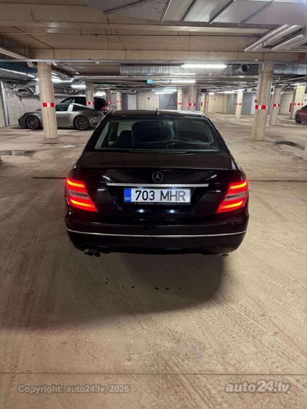 Melns Mercedes-Benz C-Class 2012 Tallina, ar dzinēja tilpumu 1.80 L un nobraukumu 176 tūkst. km par 8000 €, foto 6 vietnē AUTOMOTO.COM.LV