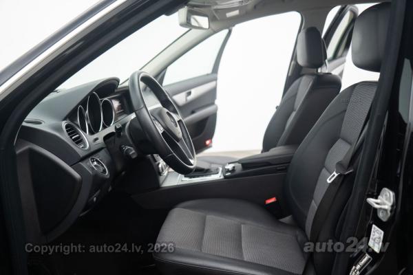 Black Mercedes-Benz C-Class 2012 in Tallinn, with an engine capacity of 1.80 L and mileage of 149 thousand km for 9999 €, photo 8 on AUTOMOTO.COM.LV