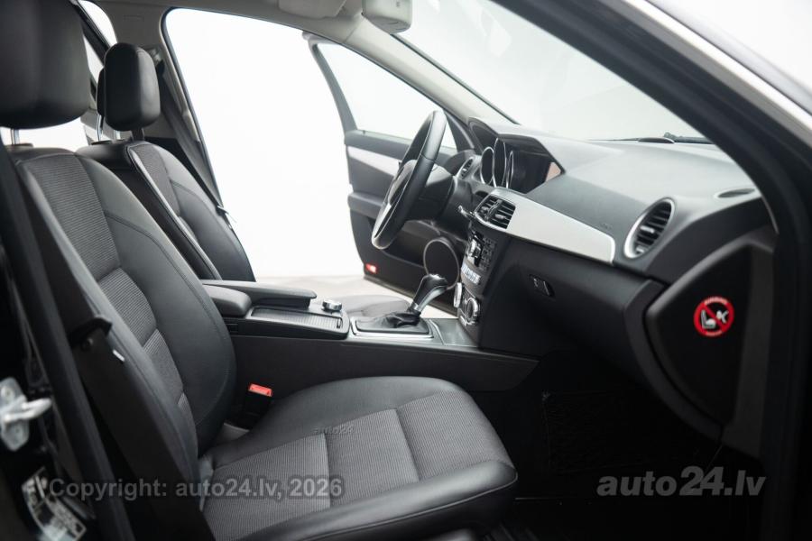 Black Mercedes-Benz C-Class 2012 in Tallinn, with an engine capacity of 1.80 L and mileage of 149 thousand km for 9999 €, photo 12 on AUTOMOTO.COM.LV