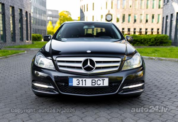 Melns Mercedes-Benz C-Class 2012 Tallina, ar dzinēja tilpumu 2.20 L un nobraukumu 357 tūkst. km par 6999 €, foto 3 vietnē AUTOMOTO.COM.LV