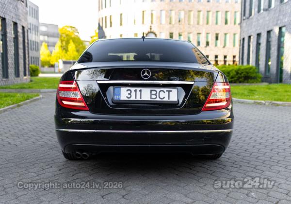 Melns Mercedes-Benz C-Class 2012 Tallina, ar dzinēja tilpumu 2.20 L un nobraukumu 357 tūkst. km par 6999 €, foto 6 vietnē AUTOMOTO.COM.LV