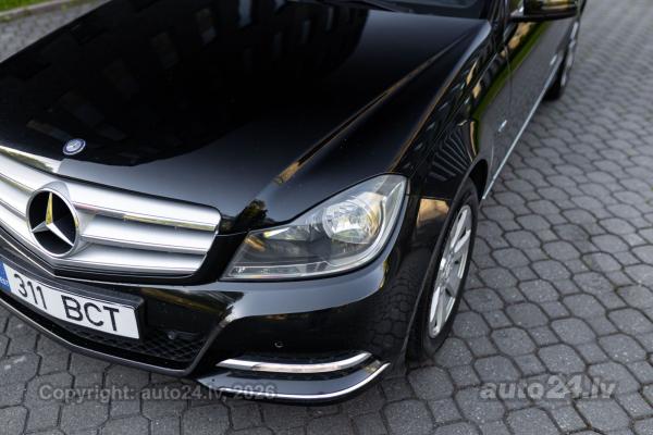 Melns Mercedes-Benz C-Class 2012 Tallina, ar dzinēja tilpumu 2.20 L un nobraukumu 357 tūkst. km par 6999 €, foto 11 vietnē AUTOMOTO.COM.LV