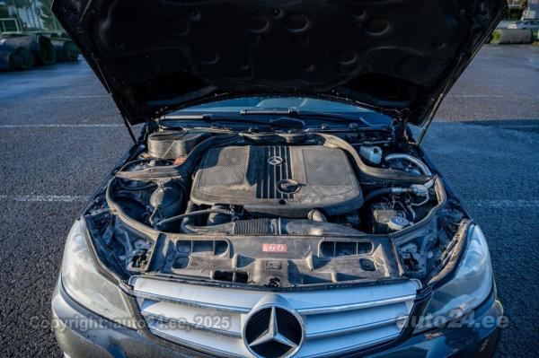 Black Mercedes-Benz C-Class 2013 in Tallinn, with an engine capacity of 2.10 L and mileage of 256 thousand km for 8290 €, photo 11 on AUTOMOTO.COM.LV