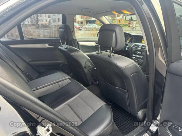 Melns Mercedes-Benz C-Class 2013 Tallina, ar dzinēja tilpumu 2.10 L un nobraukumu 326 tūkst. km par 7000 €, foto 11 vietnē AUTOMOTO.COM.LV