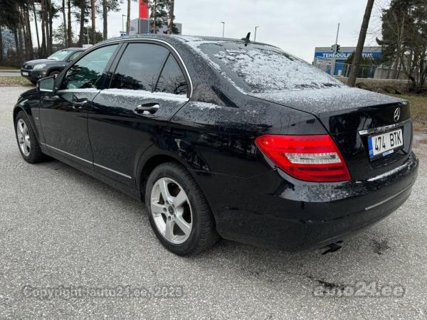 Black Mercedes-Benz C-Class 2013 in Tallinn, with an engine capacity of 2.10 L and mileage of 322 thousand km for 6950 €, photo 6 on AUTOMOTO.COM.LV
